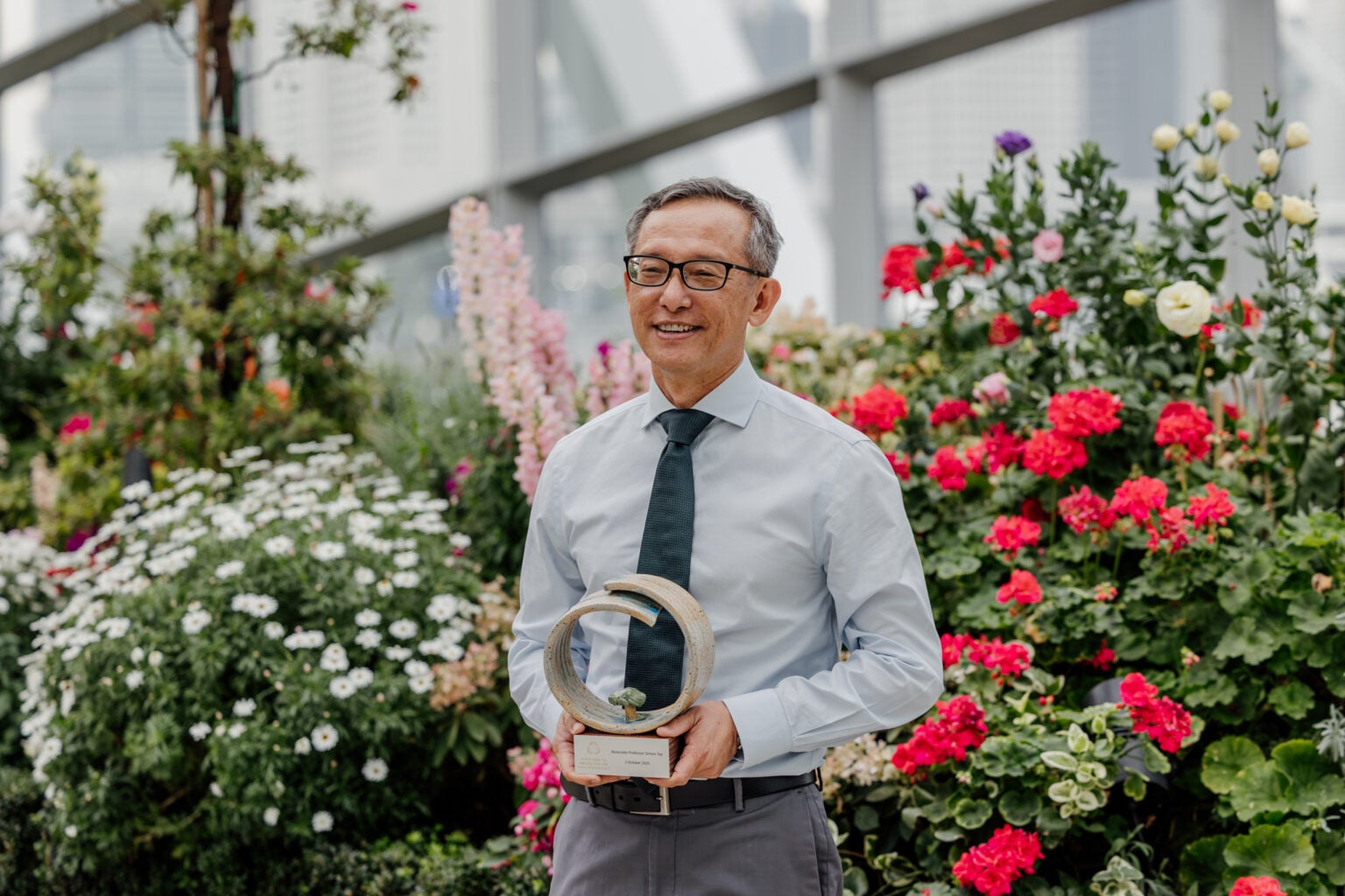 Assoc Prof Simon Tay wins President's Award for the Environment - NUS Law